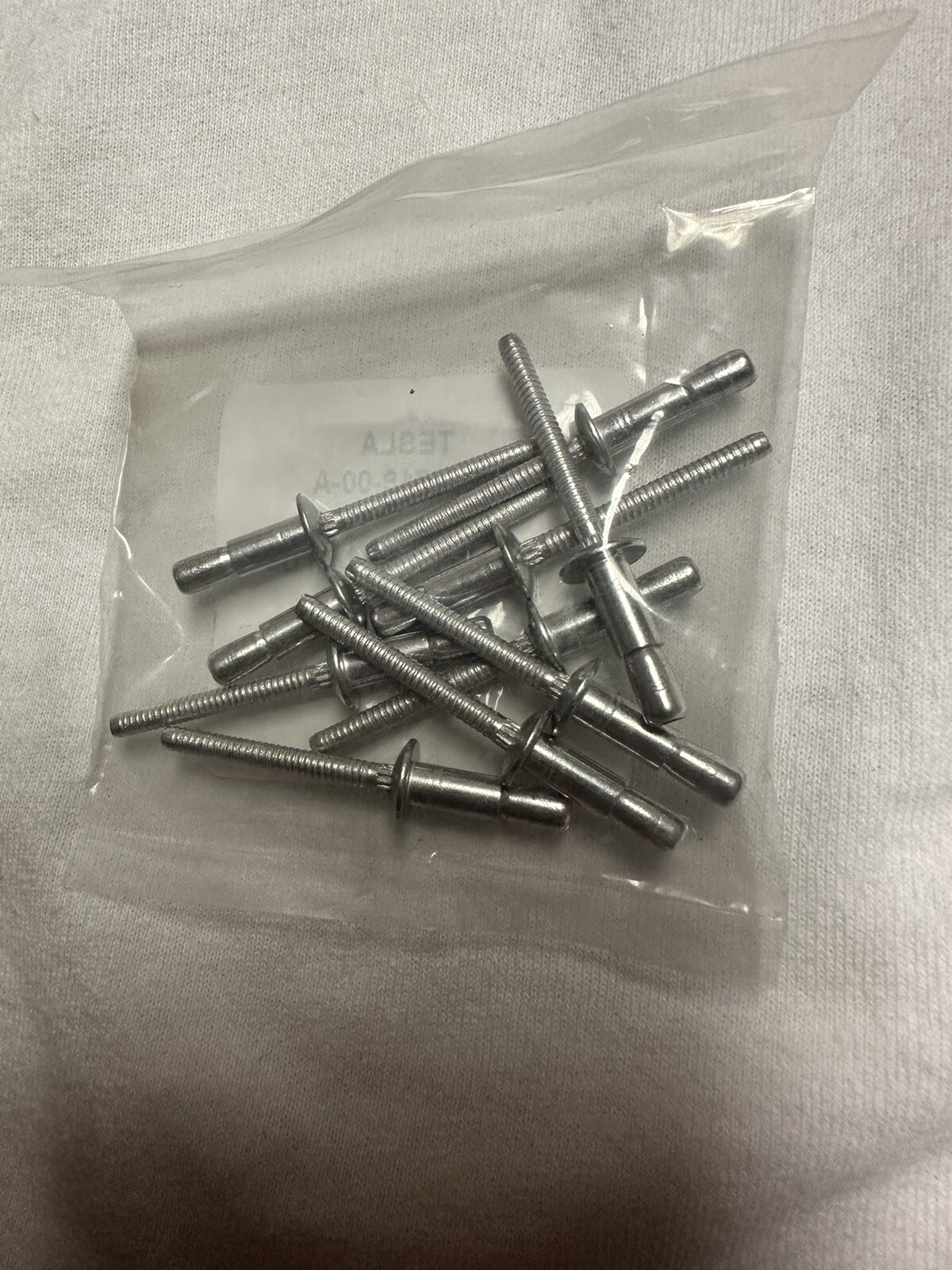 Tesla Model 3 Rivet 4.8mm Dia Aluminium.Grip 1.6-6.9mm OEM 1028719-00-A ...