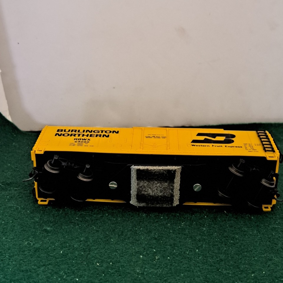 2 Roco HO Scale Train Cars 46404 and 47900 | eBay