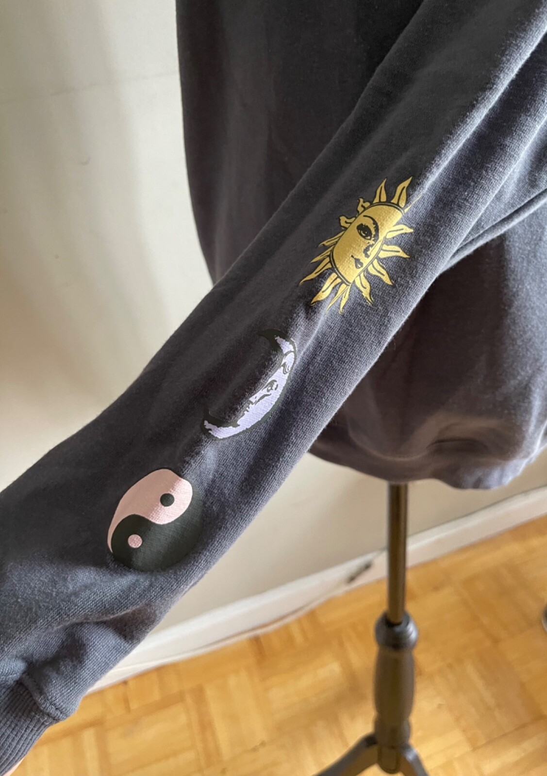 NWT GRAYSON/THREADS black label SWEATSHIRT GRAY LOGO SIZE S | eBay