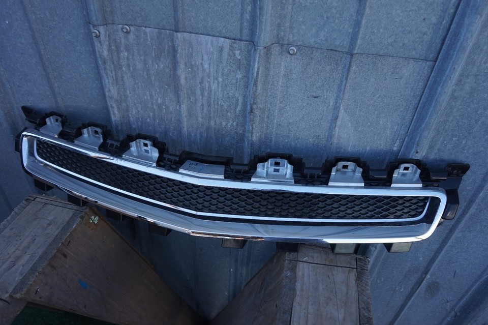 2008 2012 CHEVROLET MALIBU FRONT BUMPER UPPER GRILLE OEM 2009 2010 ...