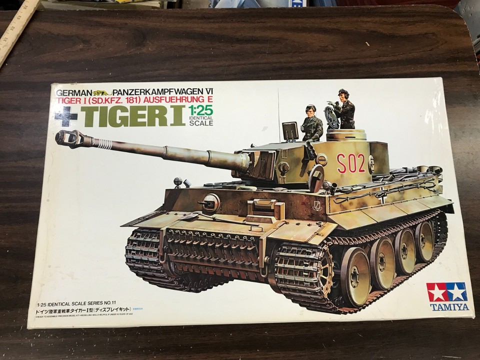 1/25 Tamiya German Panzer VI Tiger I Sd.Kfz 181 Ausf E No. 11 #30611 ...