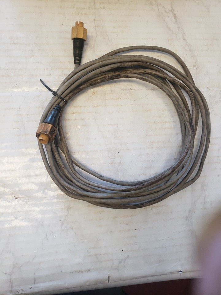 Lowrance HDS 8 Depth Finder. 8' Color Screen/power cord/ transducer ...