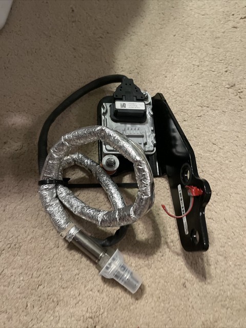 Cummins Nitrogen Oxide Sensor 5295473 and Elbow 5292517 for sale online ...