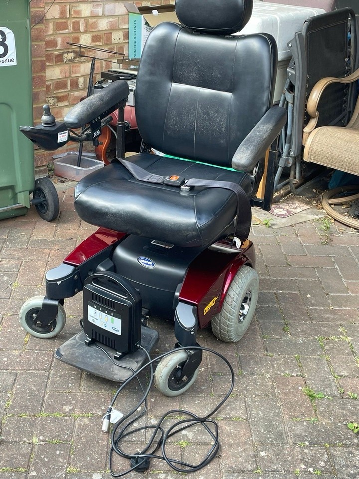 Invacare Pronto Sure Step M61 Electric Wheelchair and charger Indoor ...