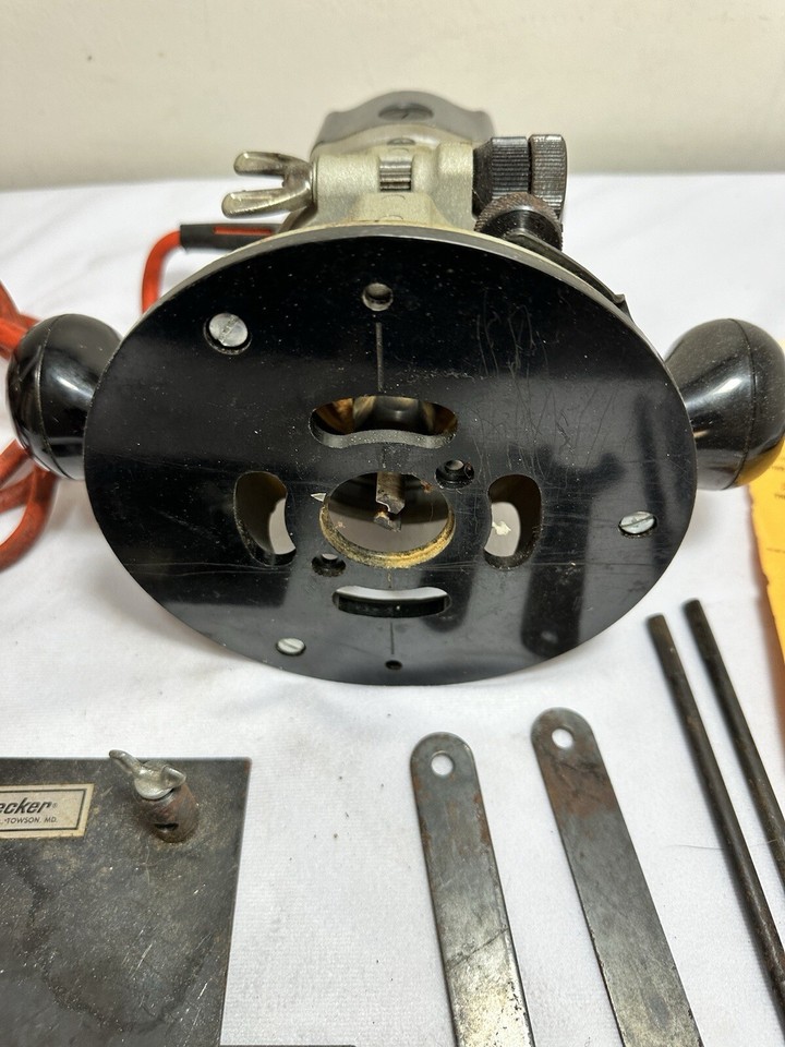 Black & Decker 7610 Fixed Base Router. 1/4" Collet & 2 Wrenches ...