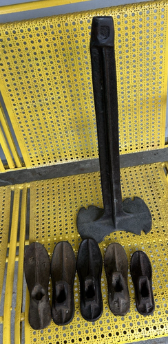 Vintage 22" Cast Iron Shoemaker Cobbler Anvil Shoe Stand & 5 shoe casts ...