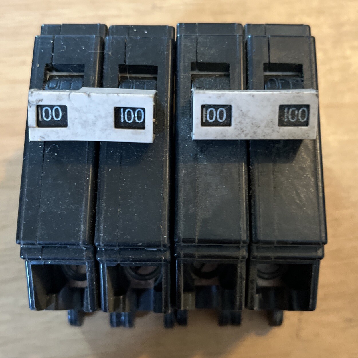 Eaton CH2100 100 Amp 2 Pole Circuit Breaker (Lot of 2) 782113102375| eBay