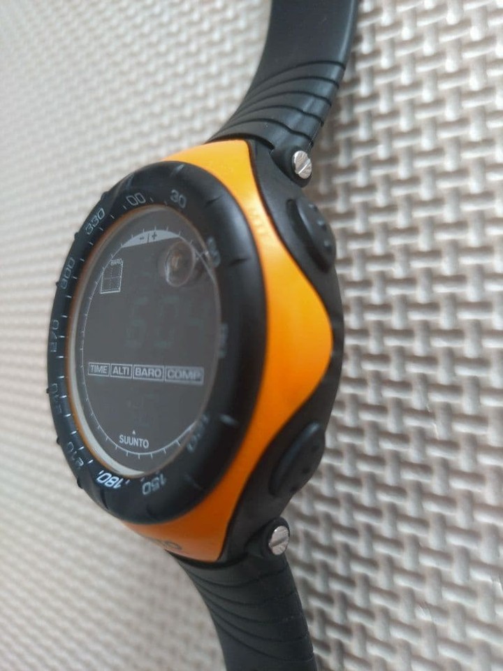 SUUNTO VECTOR Yellow Digital Watch Timepiece Mens Authentic Genuine ...