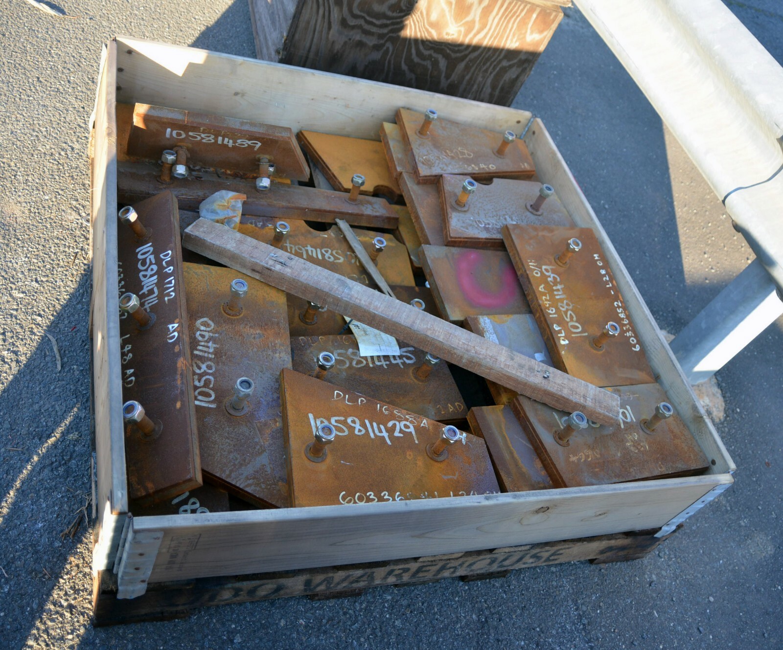 Wear plates carbon steel mounts backing plate high grade bisalloy ...