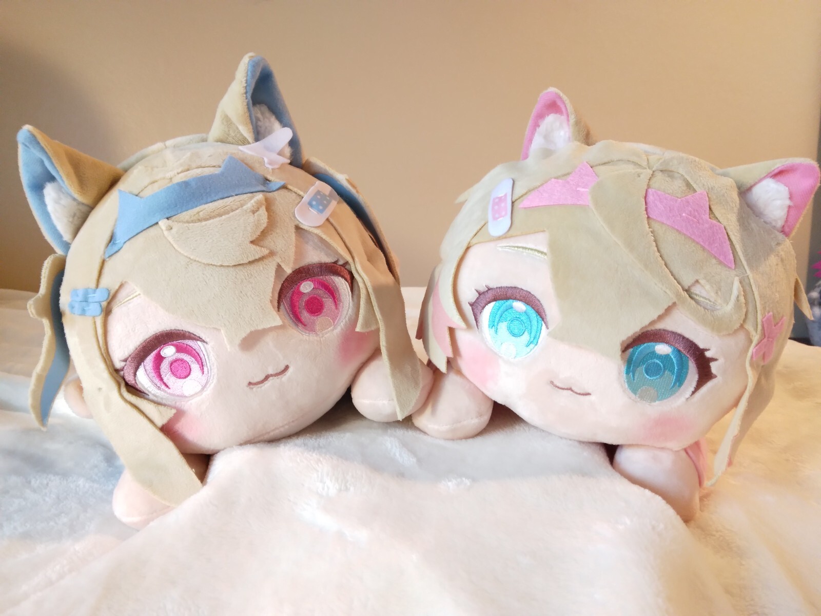 Hololive Production x Round 1 USA Exclusive Fuwamoco Fuwawa & Mococo ...