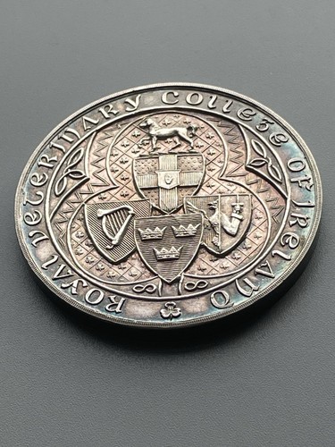 Ireland. AR Silver medal W. 63.4 g, 51.5 mm Veterinary College of ...