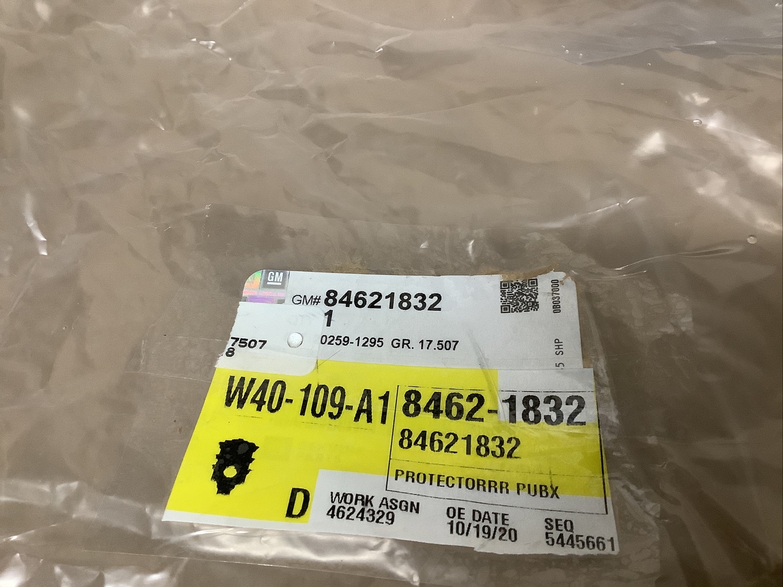 NEW 2019-2020 Chevy Silverado 1500 LD Exterior Trim Protector Right OEM ...