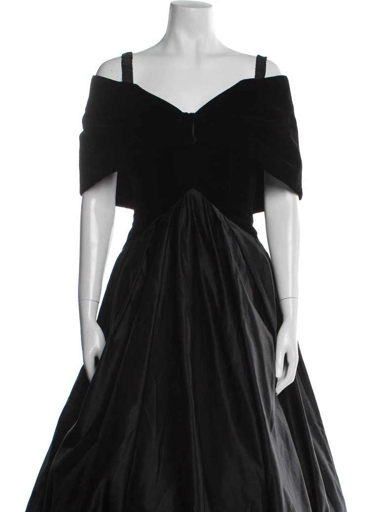 Scaasi Designer Black Velvet Gown Vintage 1980s Forma… - Gem