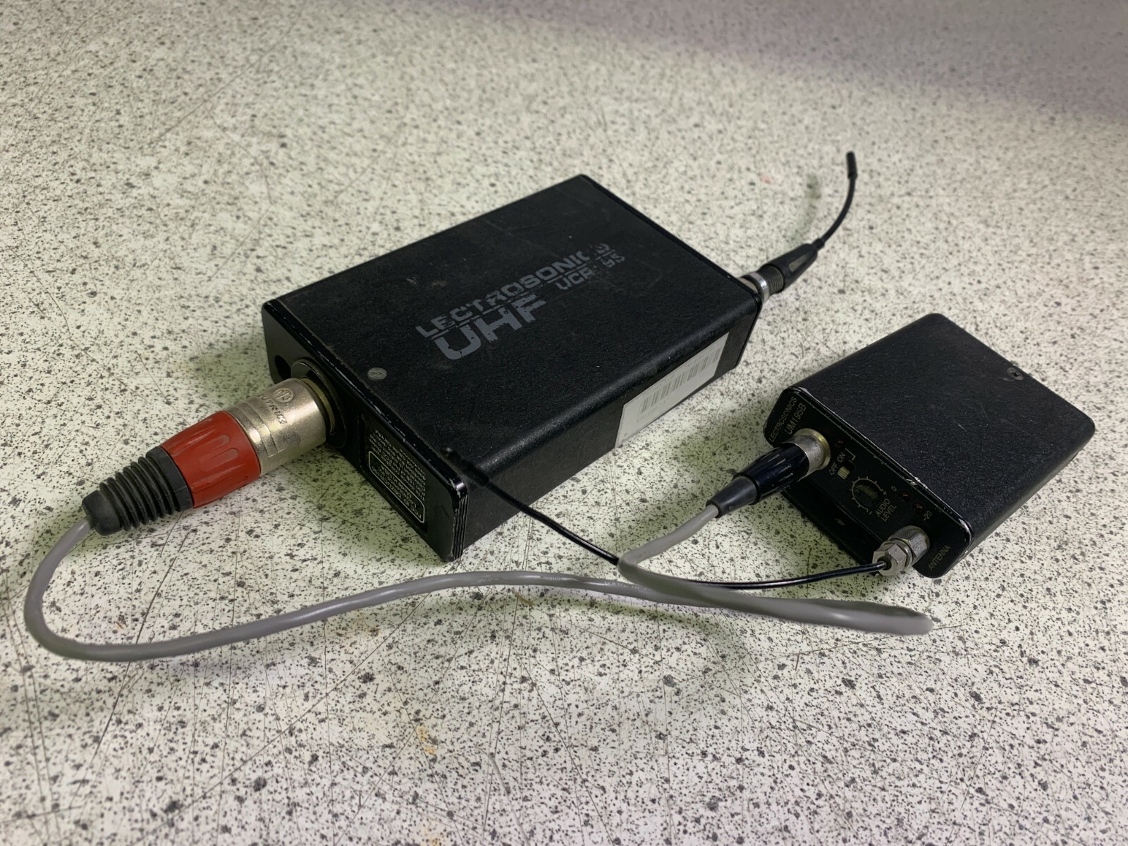 Lectrosonic UCR195 Receiver/UM195B Transmitter 604.475Mhz | eBay