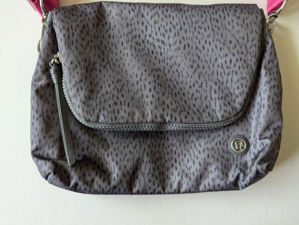 Lululemon Party Om Bag Dottie Dash Magenta Strap Festival Travel Purse ...
