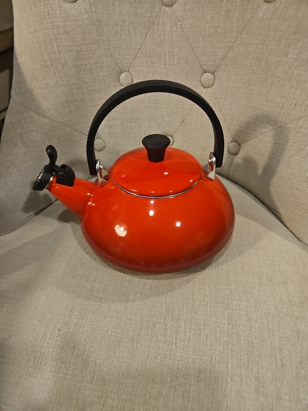 Le Creuset Red 1.6QT 1.5L Tea Kettle Pot Whistler Enamel On Steel Zen ...
