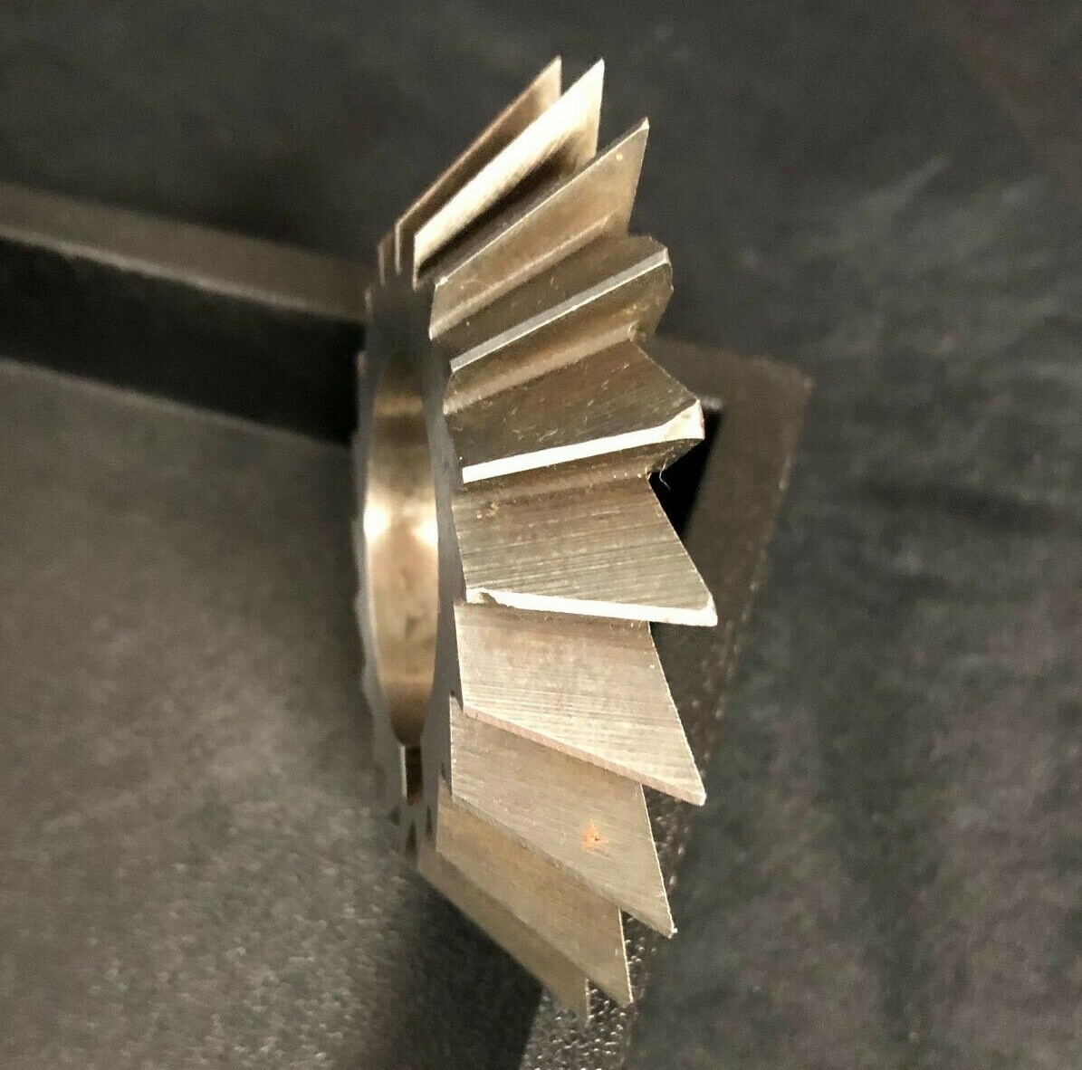 Brown & Sharpe 1/2 x 3 x 1-1/4 x 20T 45R HS Milling Cutters Angle ...