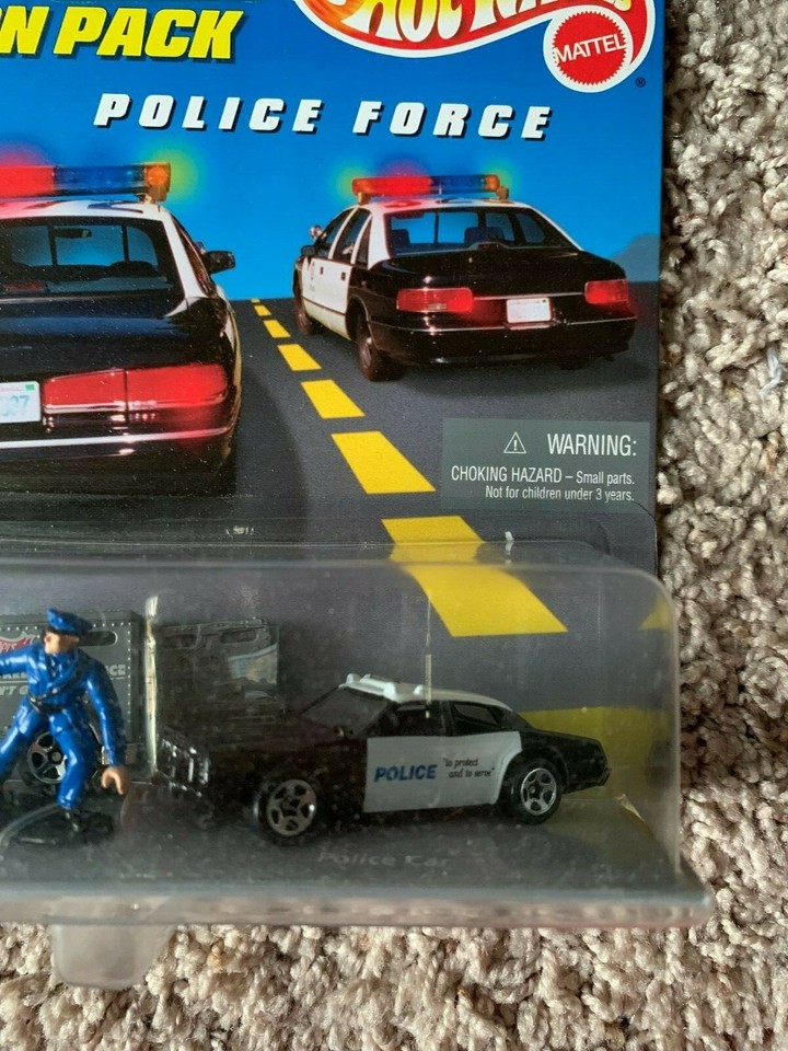 Hot Wheels Action Pack POLICE FORCE Playset 16149 Classic Set | eBay
