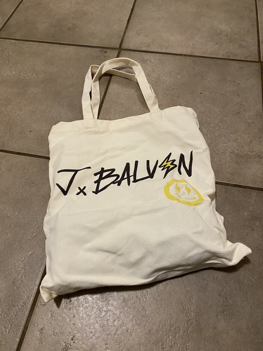 ToyQube x JBALVIN Astro Boy Hoodie Toy Figure GID Edition ToyQube x JBALVIN Astro Boy Hoodie Toy Figure GID Edition