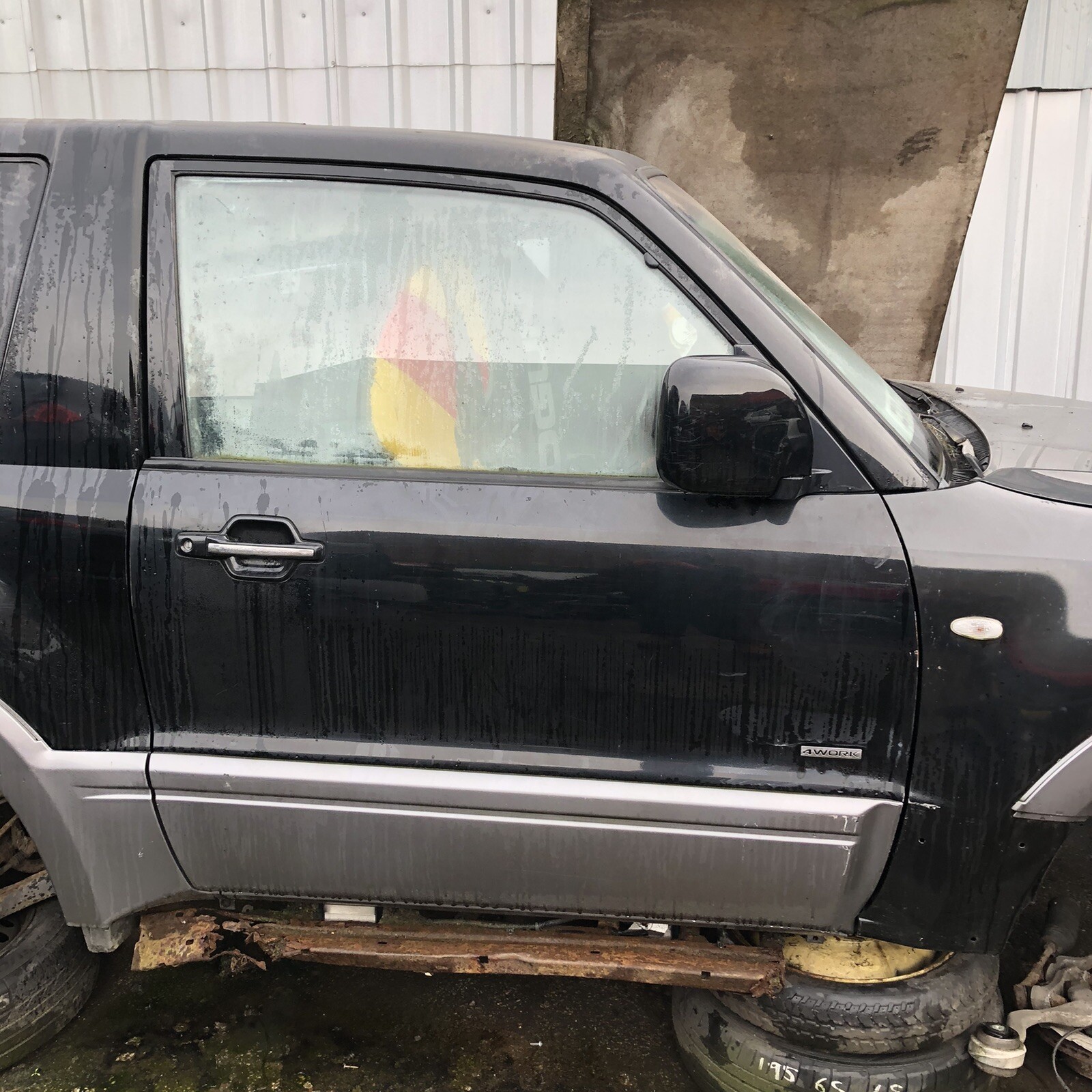 1999-2006 Mitsubishi Shogun MK3 SWB O/S Right Driver Side Door Black ...