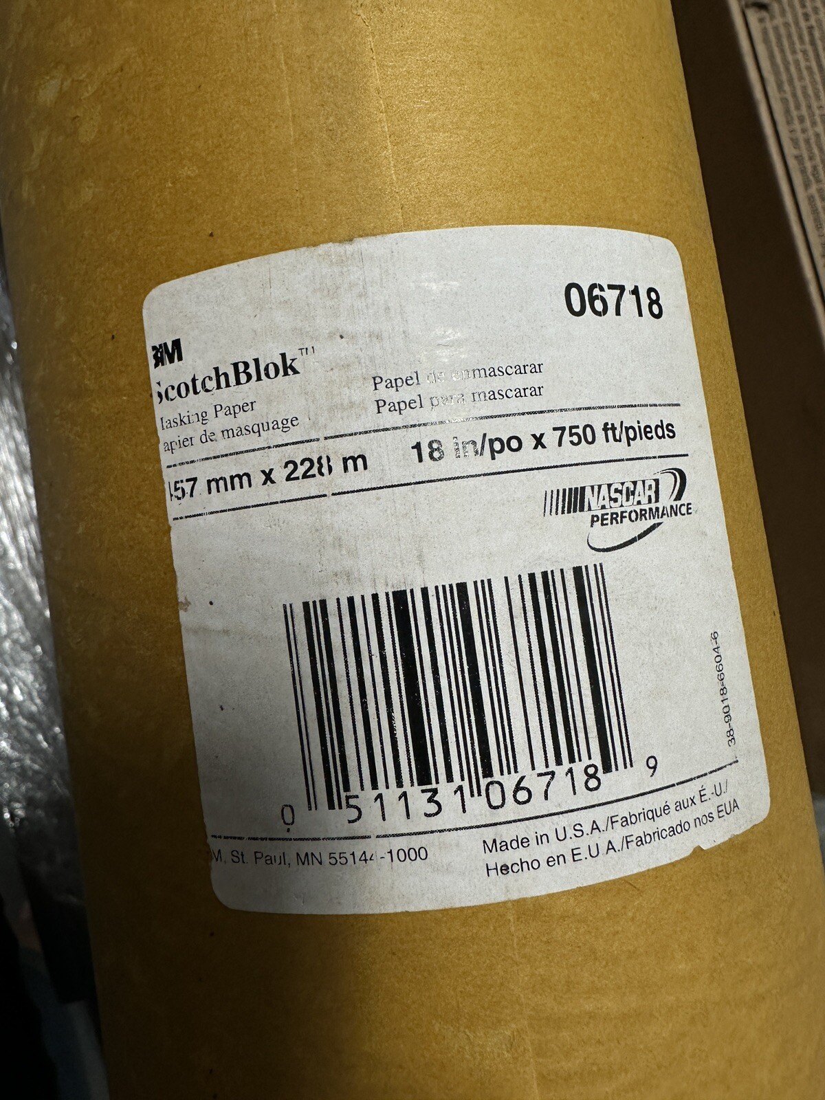 3M 06718 3M Scotchblok 18 in. x 750 ft. Auto Body Masking Paper (2 ...