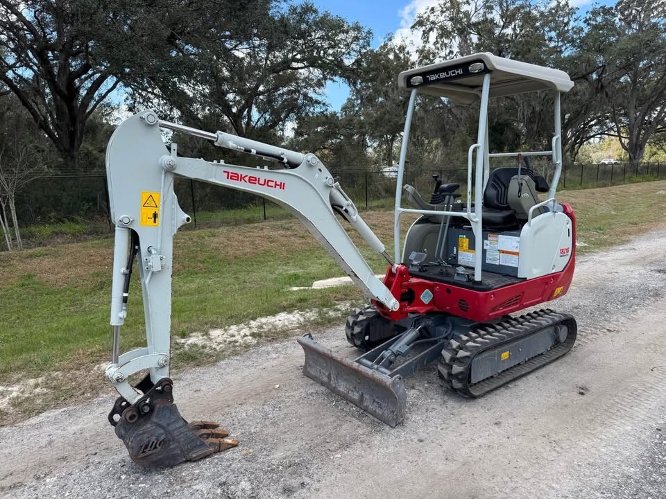 TAKEUCHI TB216 MINI EXCAVATOR - LOW HOURS - VERY CLEAN! | eBay