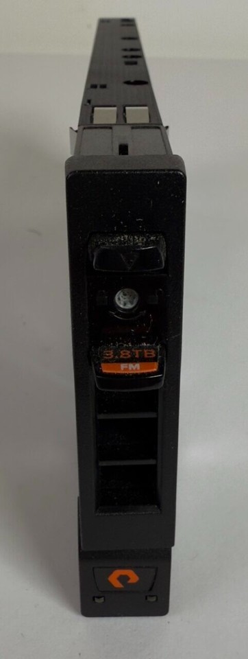 Pure Storage FlashArray M70 R2, Dual controllers, 20x 3.8TB (2x 1.92TB ...