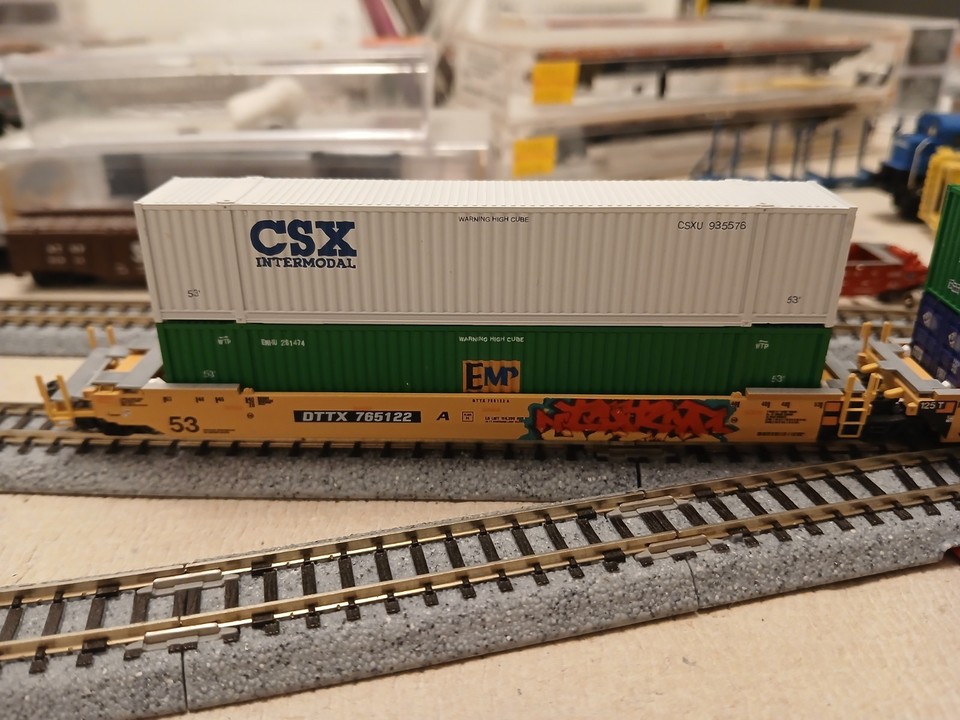 Kato Gunderson MAXI-IV Double Stack Car TTXweathered/graffitied 106 ...