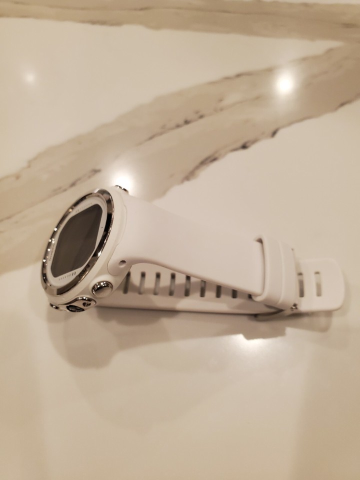 Suunto D4I Novo 44mm Case with Classic Buckle Silicone Dive Computer ...