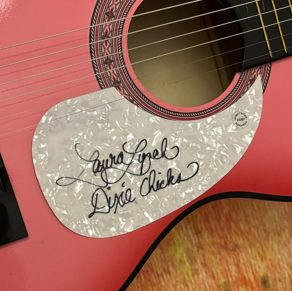 GFA The Dixie Chicks Original LAURA LYNCH Signed Acoustic Guitar L5 COA ...