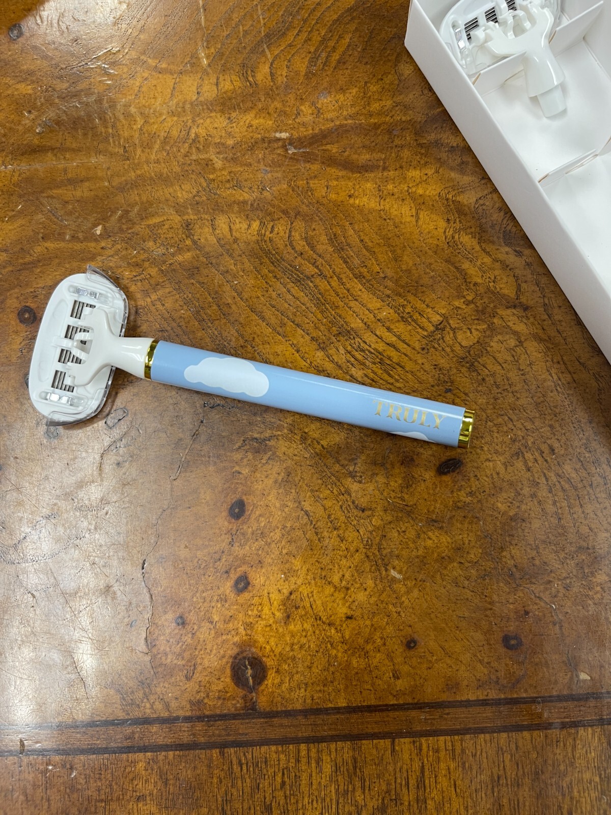 Truly Brand Ladies Razor Lt. Blue 5 blade with extra blade | eBay