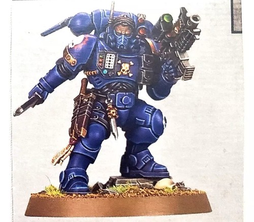 Primaris Lieutenant in Phobos Armor Warhammer 40K Space Marine ...