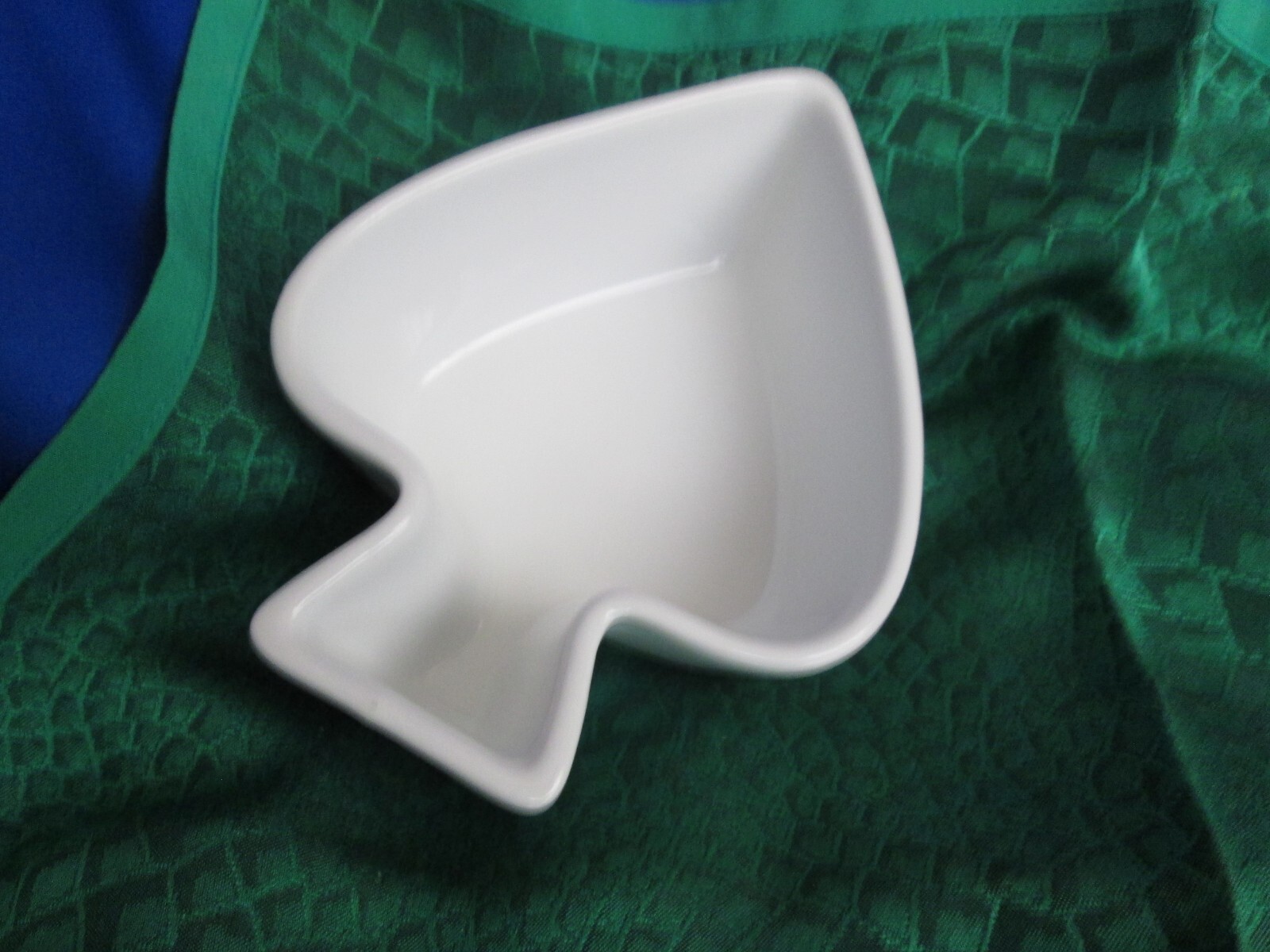 CORDON BLEU SNACK DISH SPADE-SHAPE 4.75" X 1.5" BIA WHITE UNUSED GREAT ...