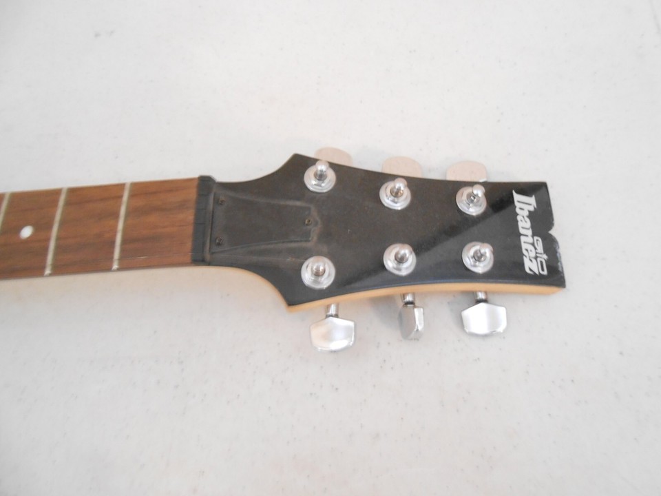 RARE UNIVERSAL ROYALTY BAND HAND SIGNED IBANEZ GIO ELECTRIC GUITAR GAX ...