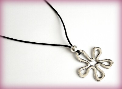 BLACK ADJUSTABLE DRAWSTRING FLOWER PENDANT NECKLACE | eBay Australia