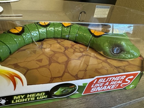 Robo Alive Slithering SNAKE Battery-Powered Robotic Toy, Green, by Zuru ...