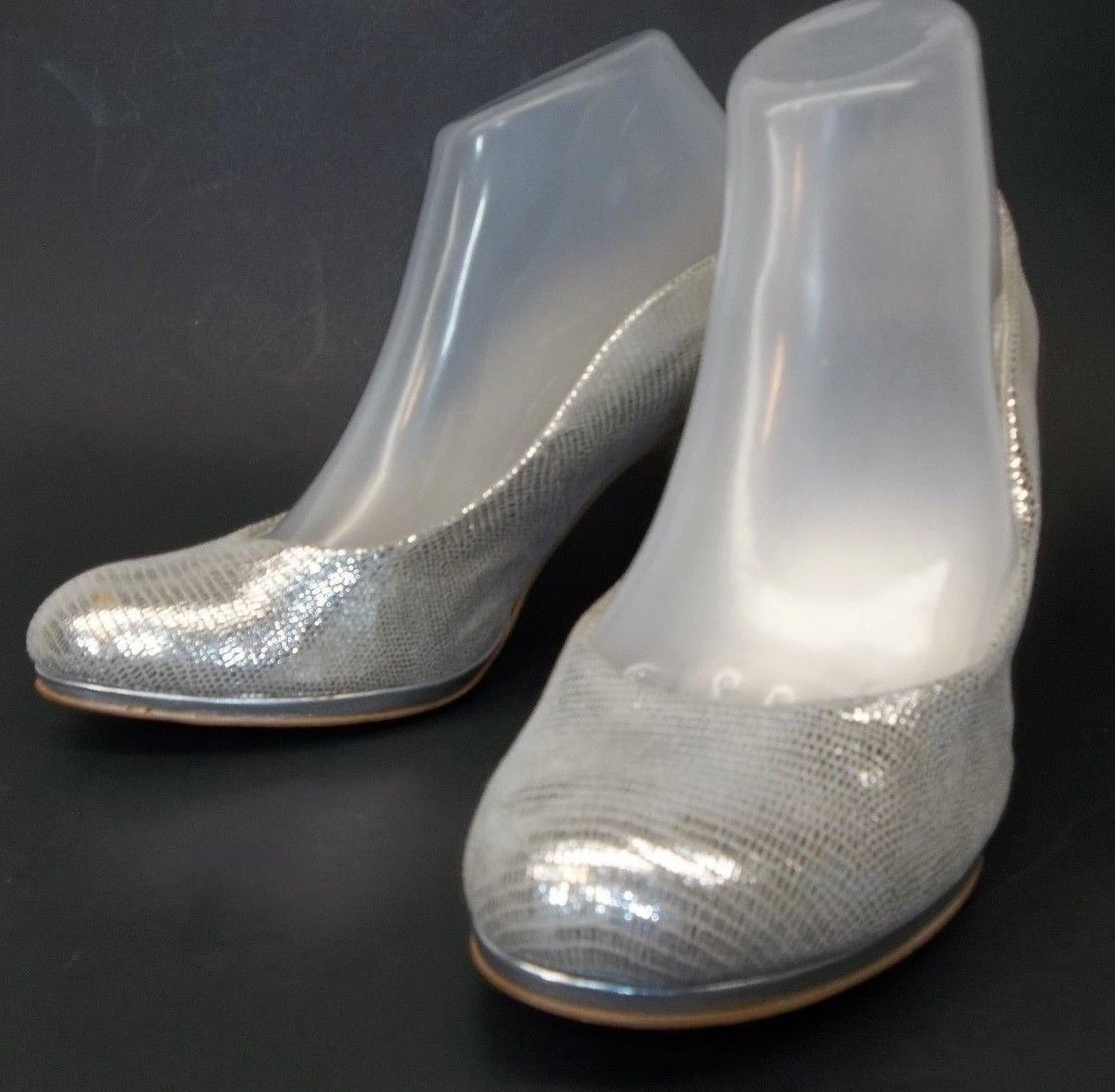 Tahari Colette Pump