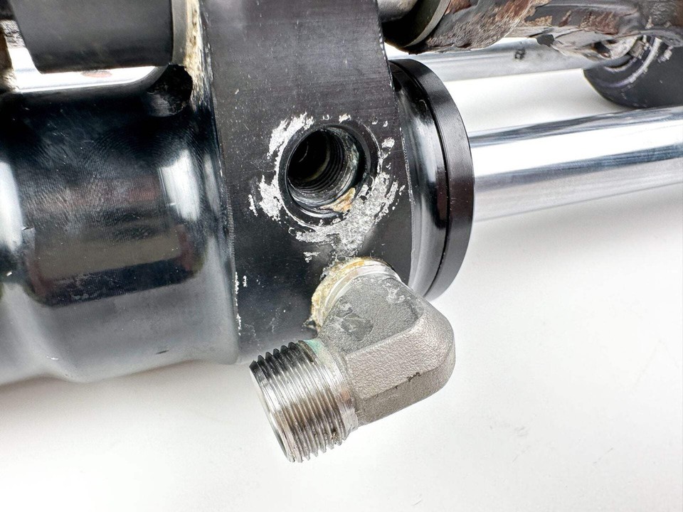 SeaStar Pro Outboard Hydraulic Steering Cylinder Front Mount Assembly ...