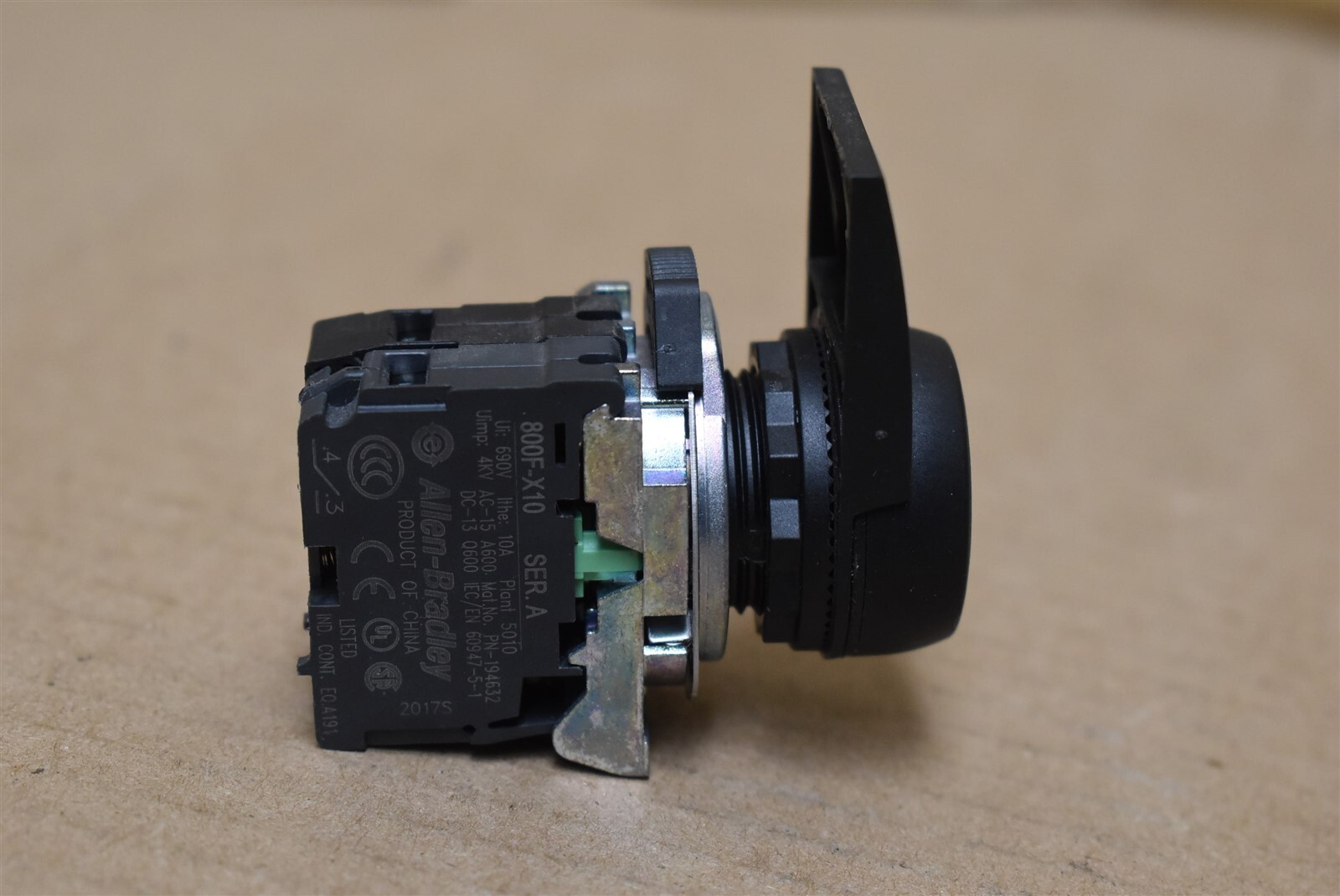 Allen Bradley Green Push Button Cat No. 800F-N3W Ser B / 800F-X10 Ser A ...