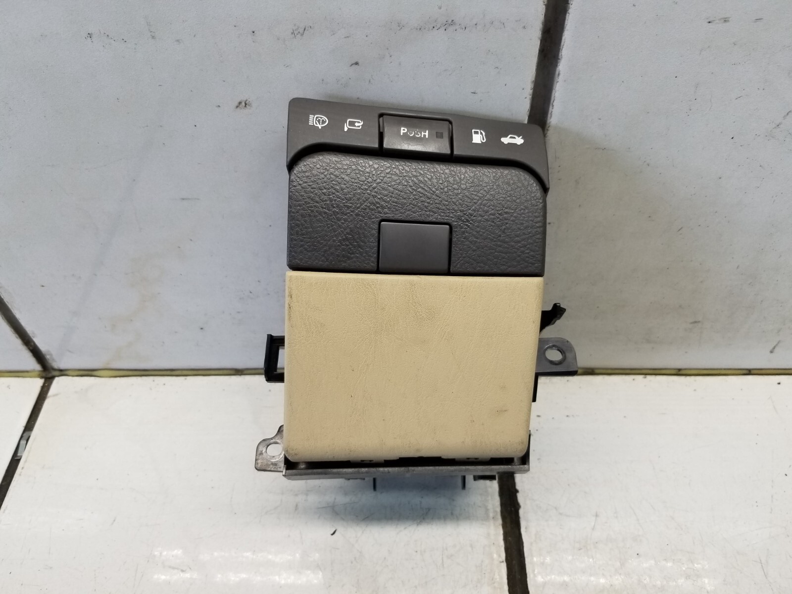 2007 LEXUS GS350 LEFT DRIVER SIDE LOWER CONTROL PANEL/STORAGE CUBBY | eBay