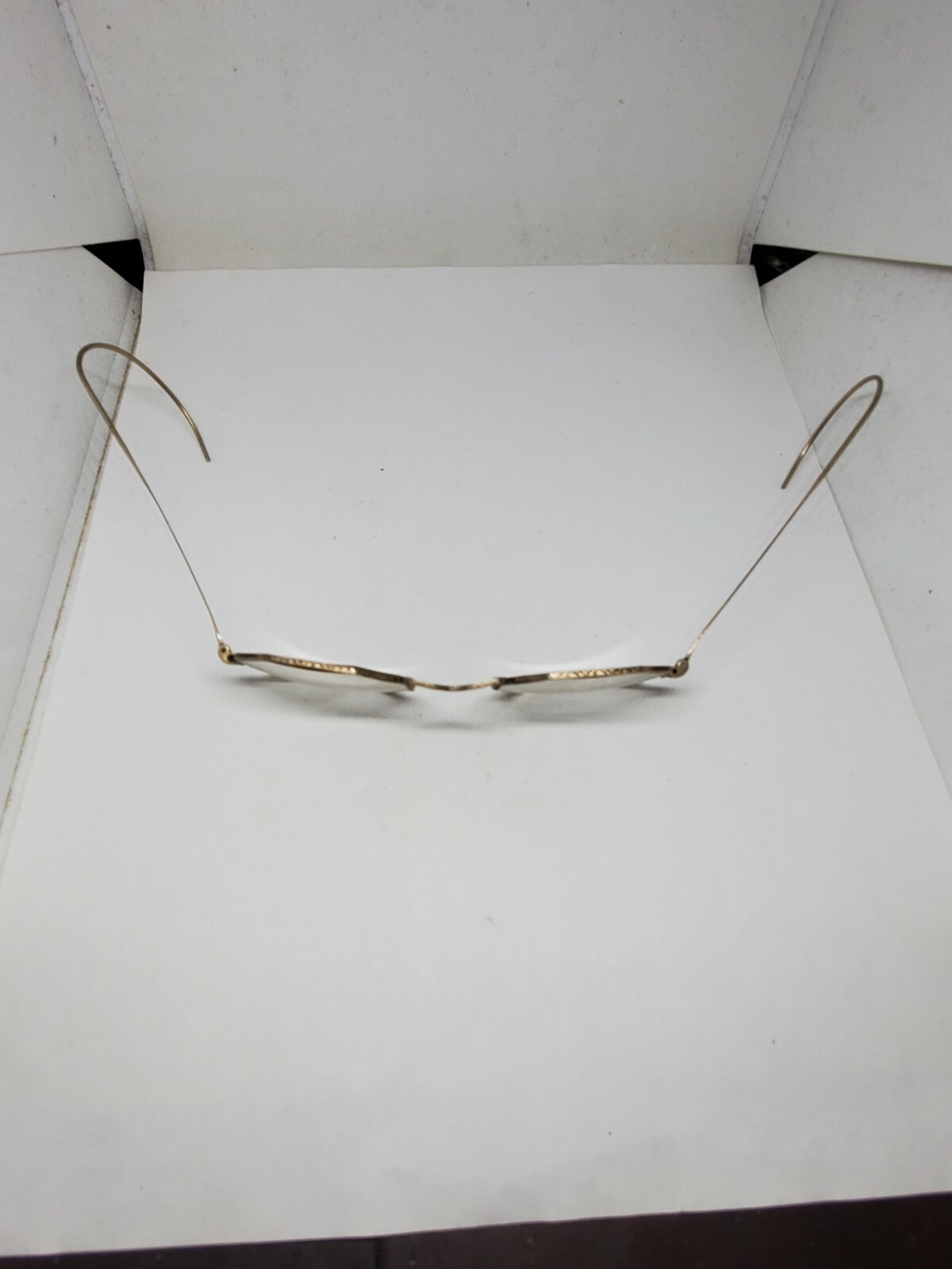 Antique Gold Plated Octagonal Frame Wire Temples Spec… - Gem