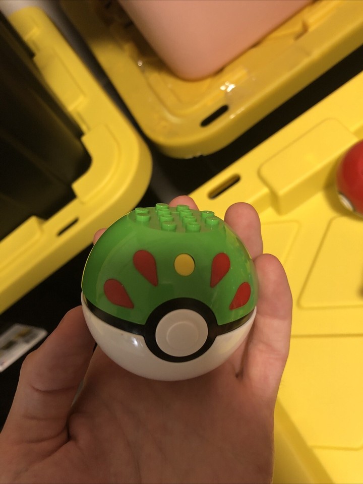 Lot Of 30 Empty Pokémon Pokeball Toys | eBay