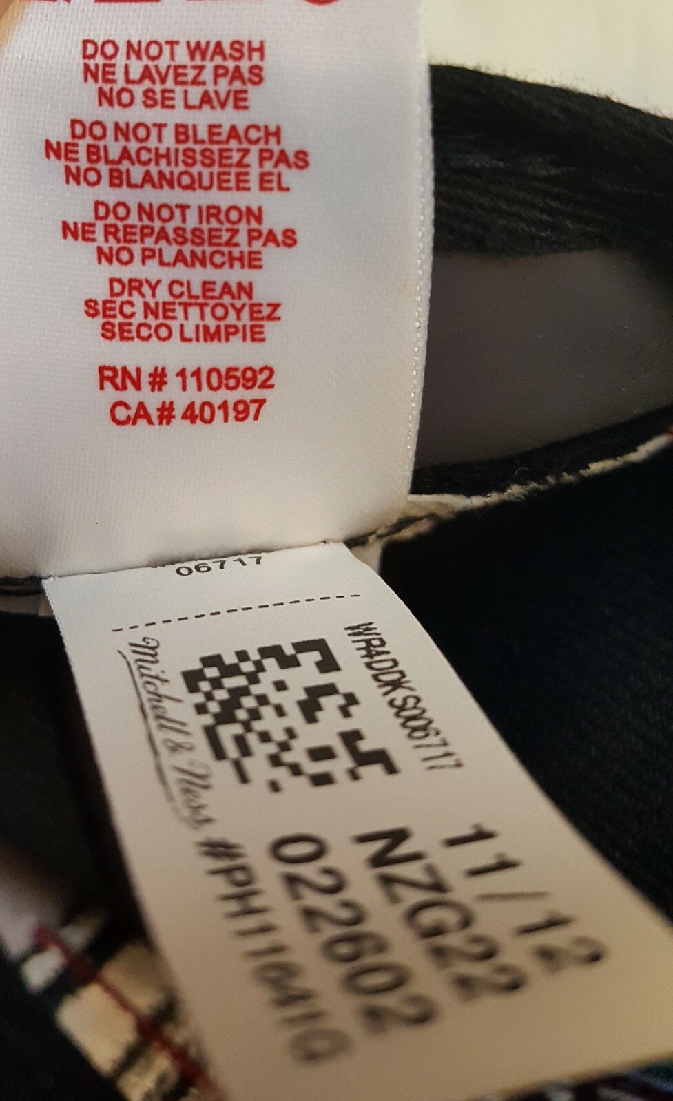 Mitchell And Ness Nostalgia Co. Philadelphia PA. Heat… - Gem