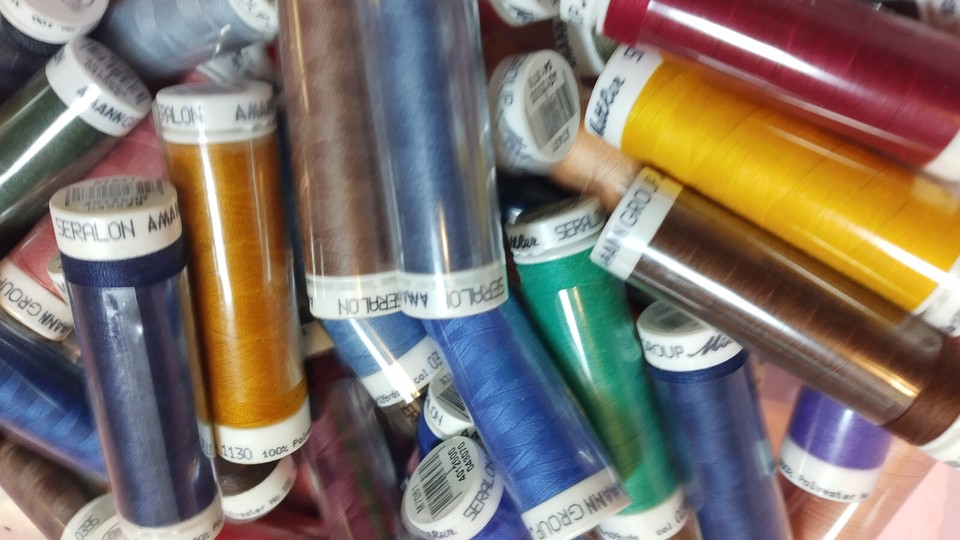 20 assorted spools of 100m Mettler Seralon Universal Polyester Sewing ...