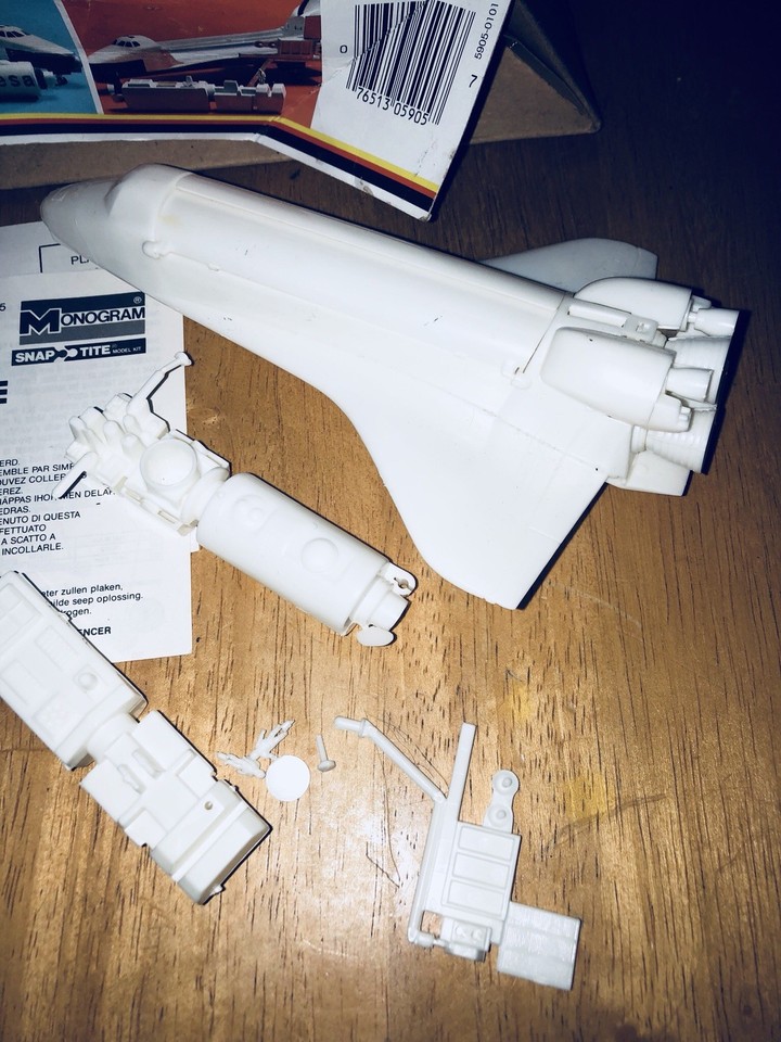 Monogram Snap Tite NASA Space Shutttle Plastic Model Kit, 1/200 Scale ...