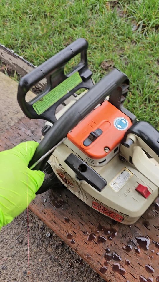 Stihl 009L Chainsaw with 16" bar and chain. | eBay