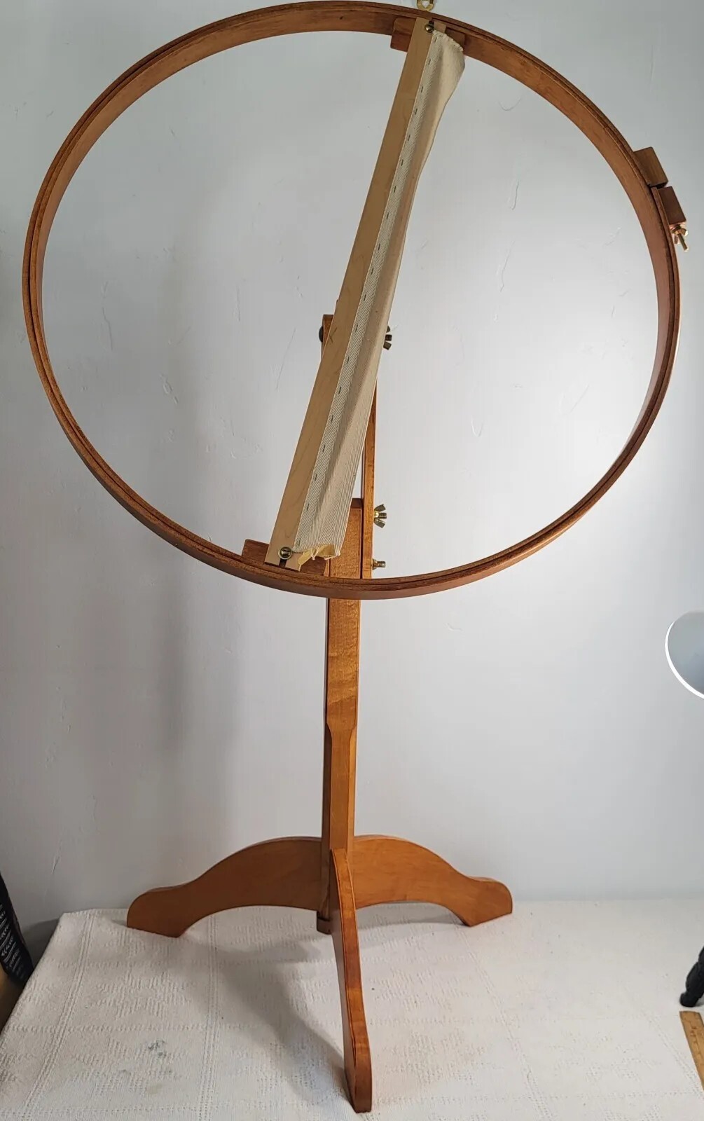 Hinterberg 29 Homestead Quilting Hoop With Floor Stand | Floor Roma