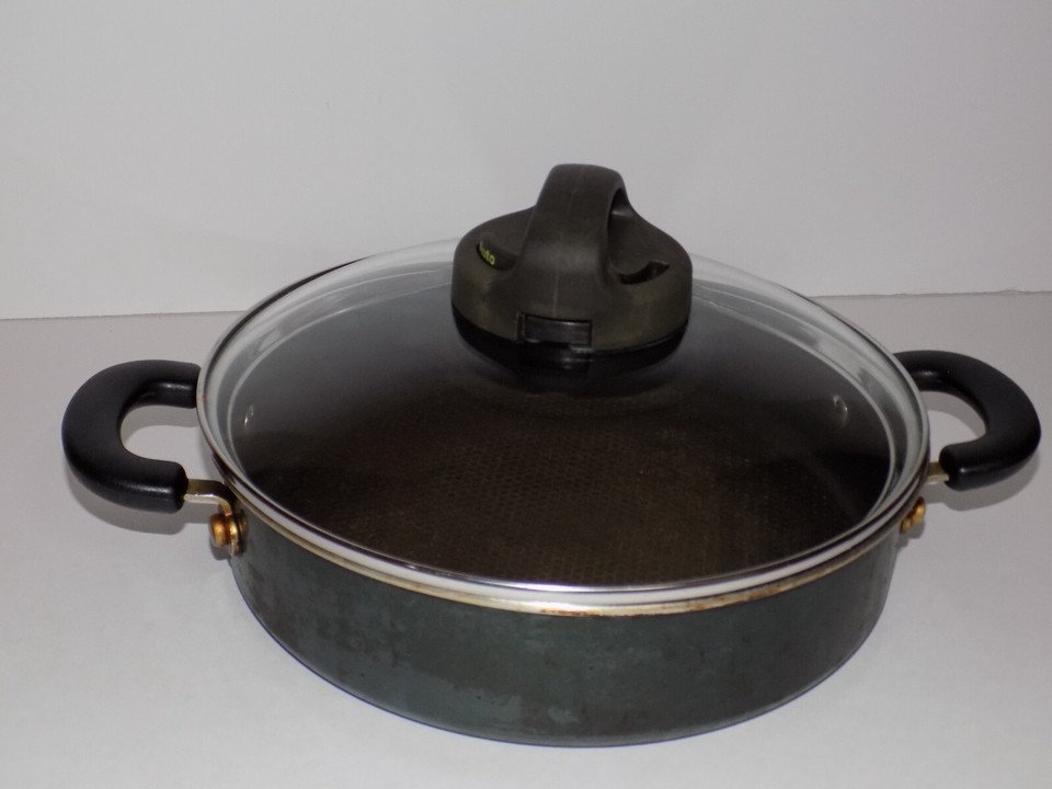 Cooks Essentials 2 3/4 Qt Double Handle Skillet Frying Pan Vented Lid ...
