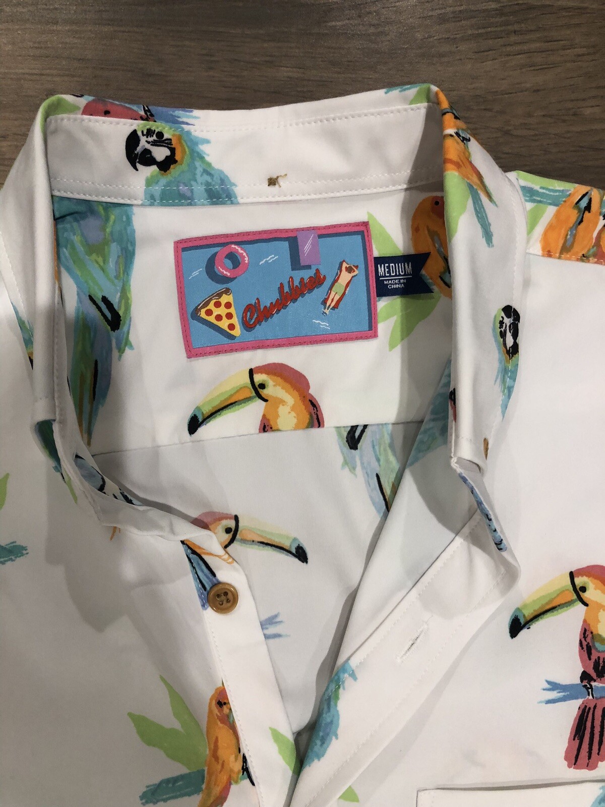 Chubbies Mens Short Sleeve Pull Over Button Shirt Parrot Beach Print ...