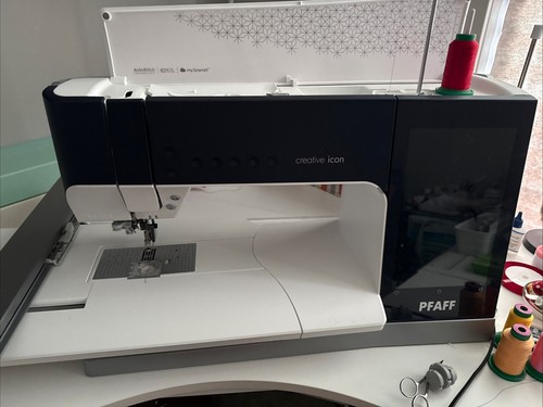 PFAFF CREATIVE ICON SEWING, QUILTING + EMBROIDERY MACHINE Plus Lots Of ...
